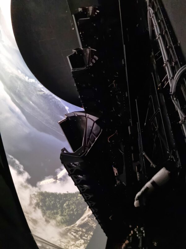 First Mack Airific flying theatre opens in Vietnam – DRdb